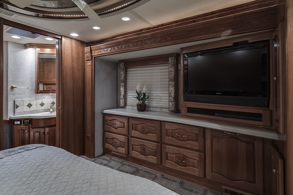 2007 Monaco Signature Triple Slide