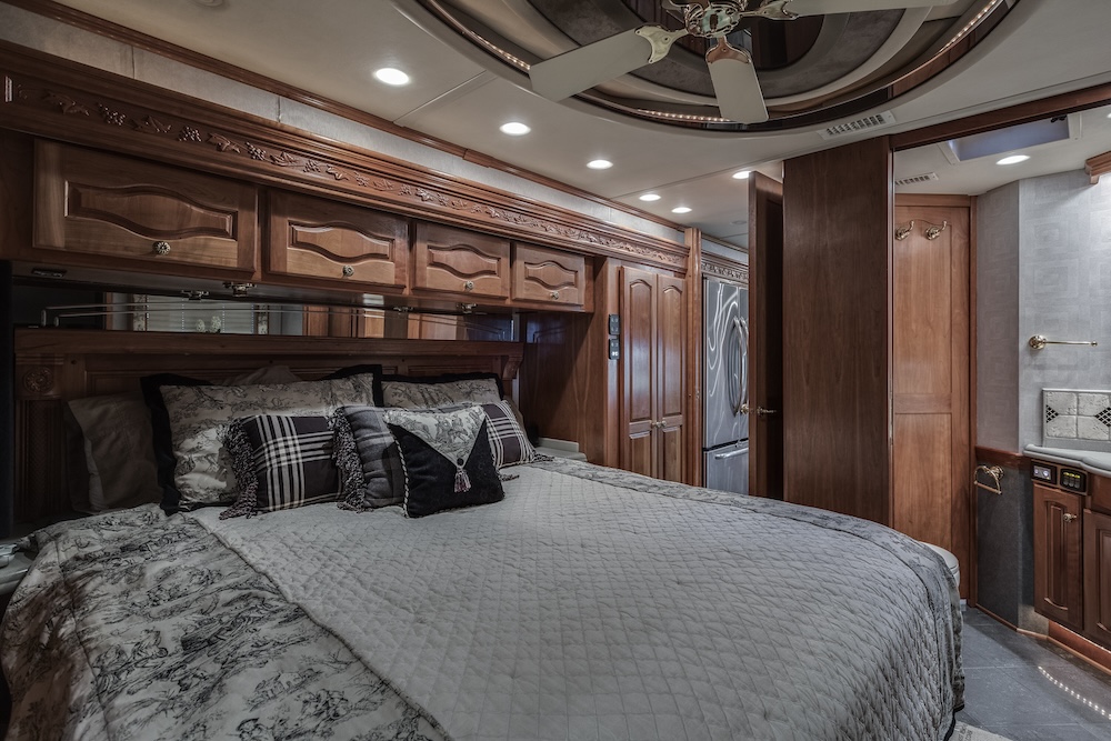 2007 Monaco Signature Triple Slide