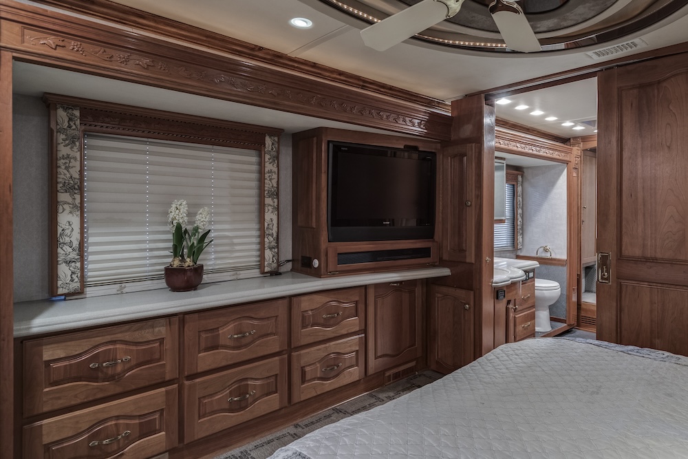 2007 Monaco Signature Triple Slide