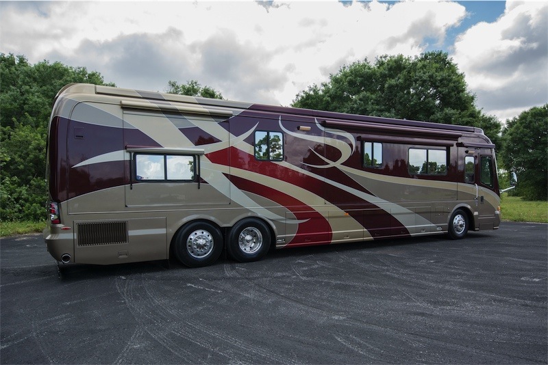 2008 Country Coach Magna 45Rembrandt Quad Slide