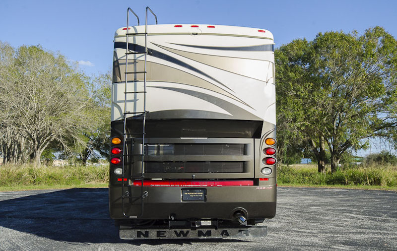 2008 Newmar Dutch Star 4317Quad Slide