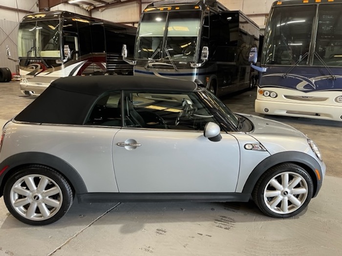 2010 Mini CooperTow Car