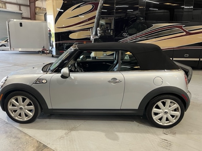 2010 Mini CooperTow Car