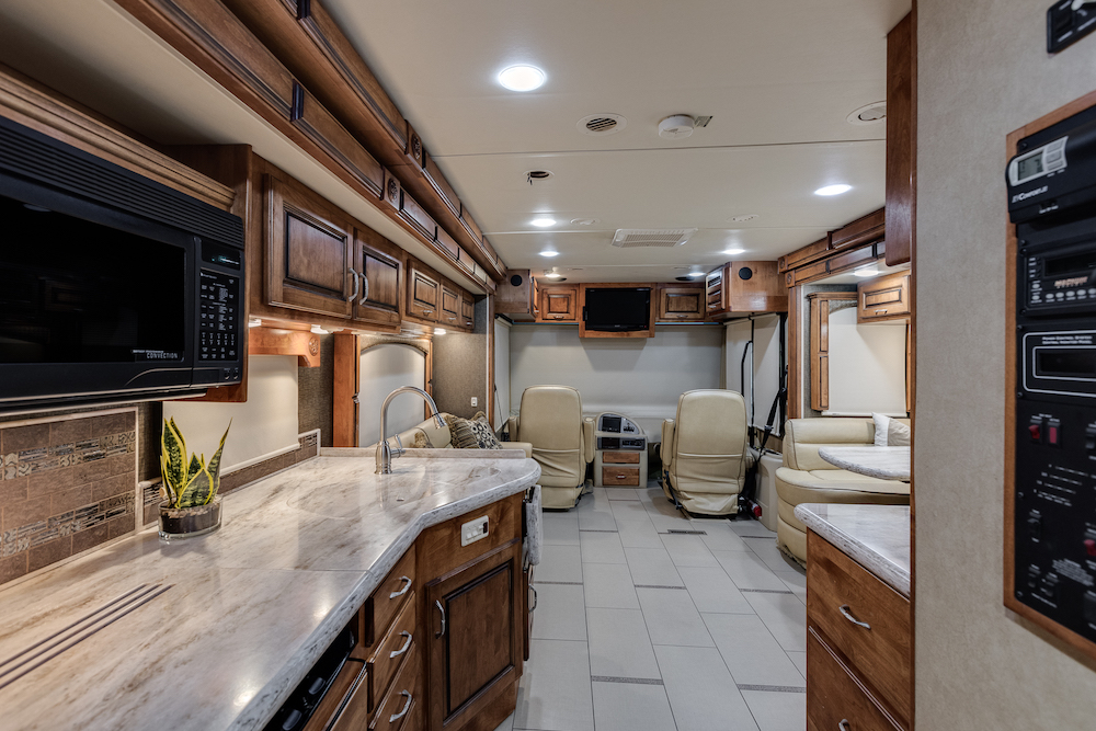 2011 Monaco Knight 36 Double Slide