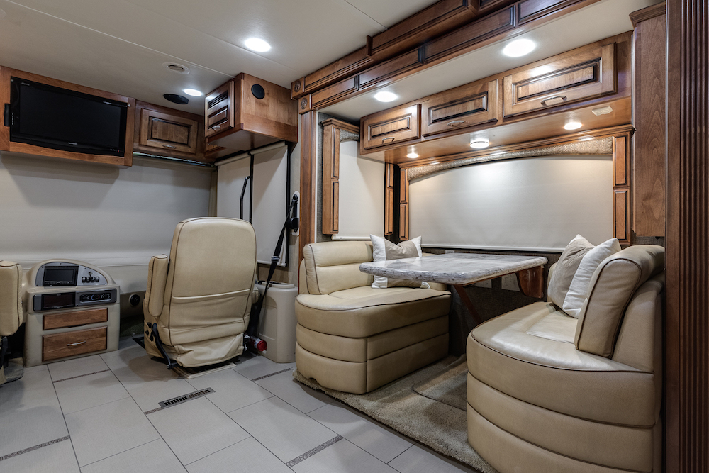 2011 Monaco Knight 36 Double Slide