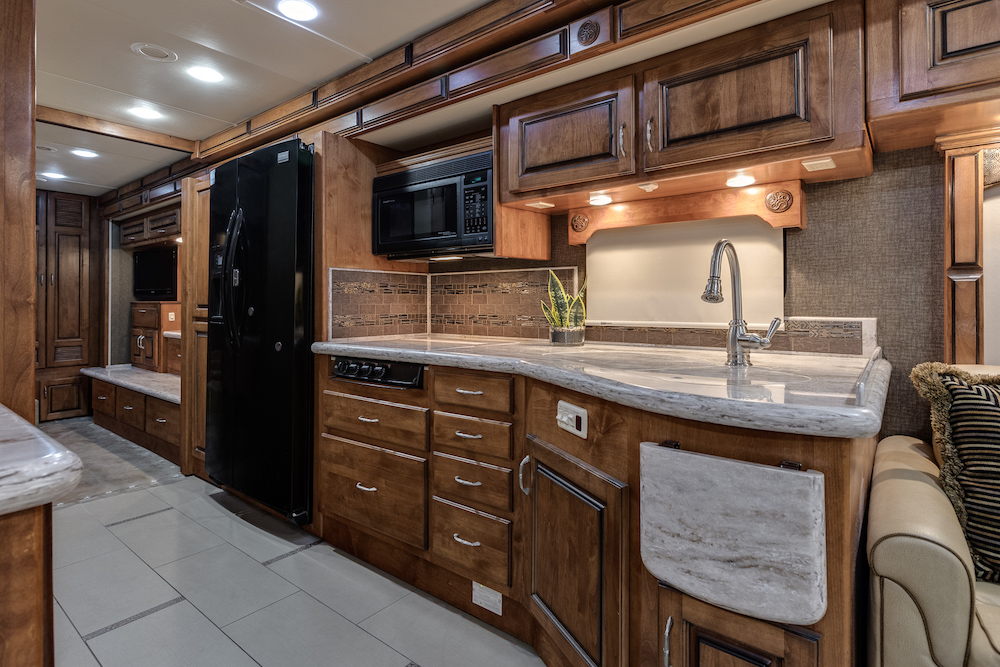 2011 Monaco Knight 36 Double Slide