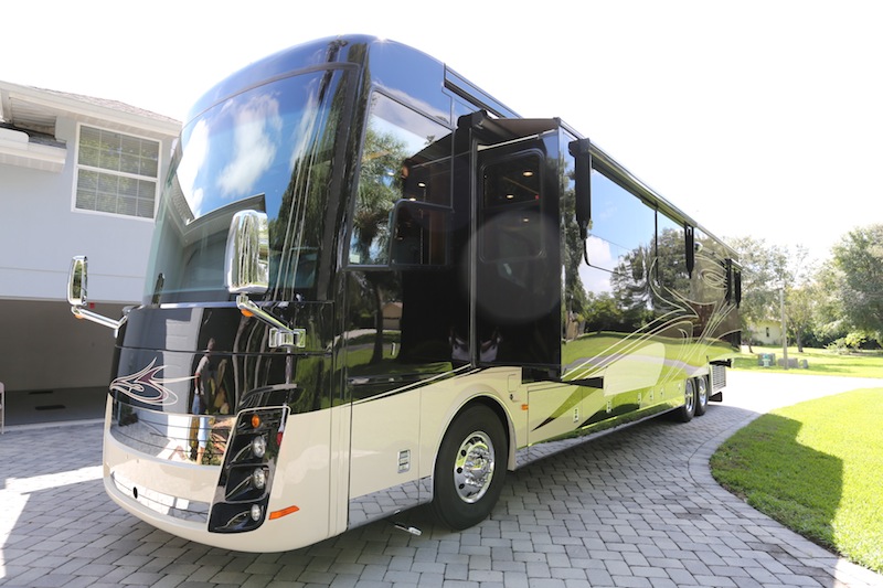 2014 Newmar King Aire 45’Full Wall Slide