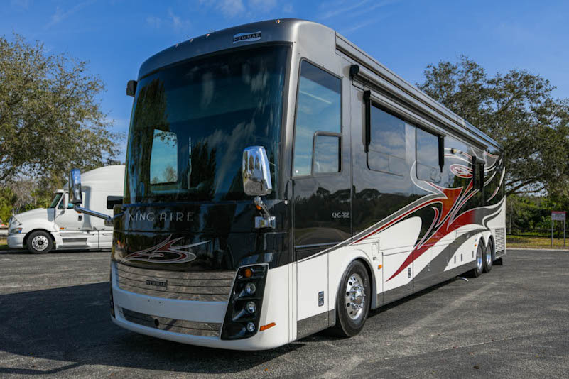 2014 Newmar King Aire 4593Triple Full Wall Slide