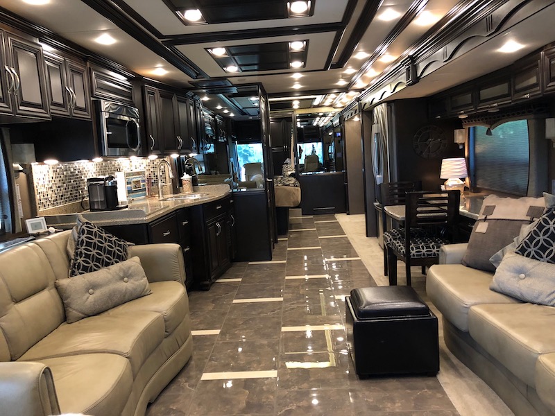 2014 Newmar Mountain Aire 4369 TripleSlide