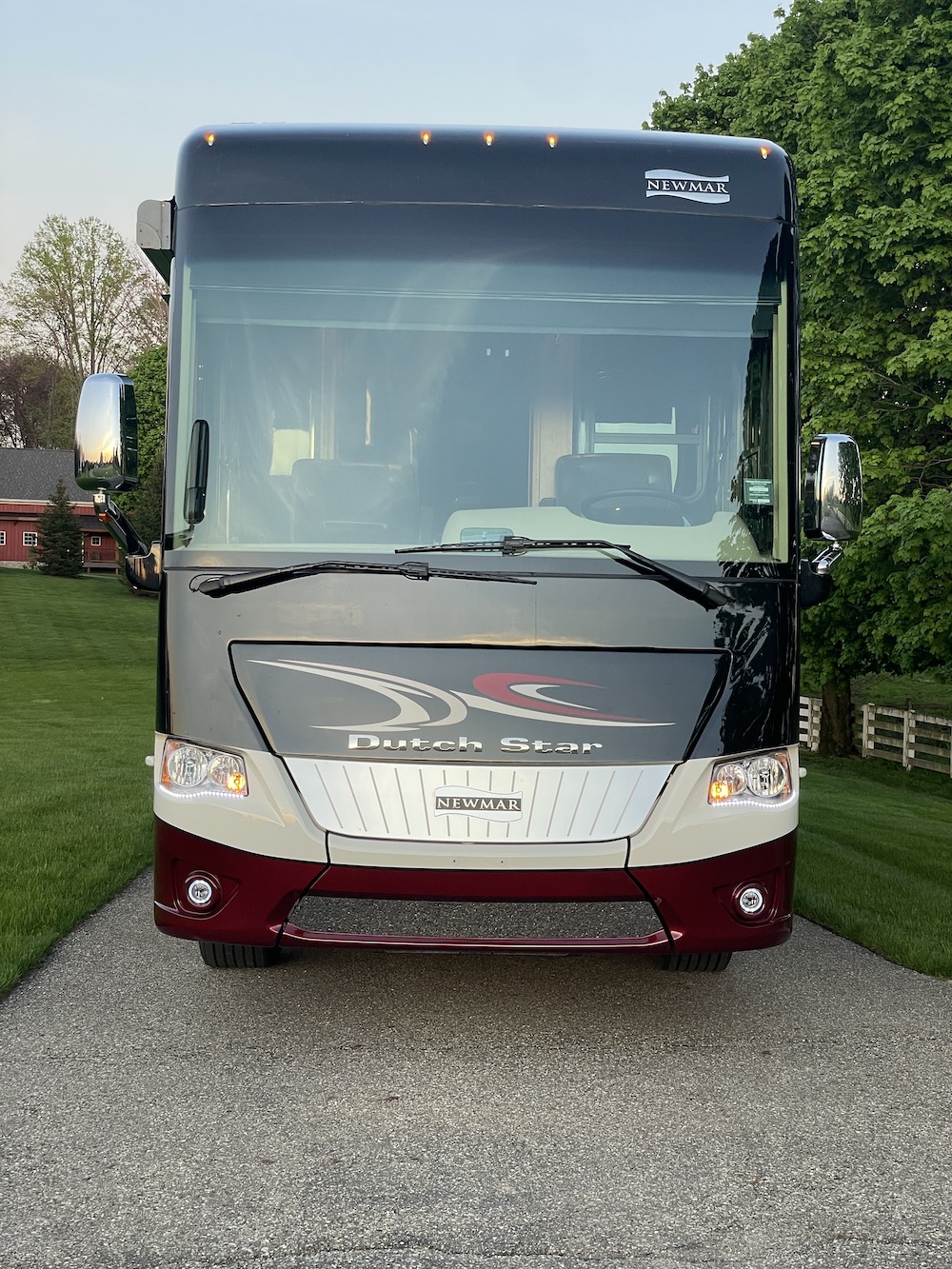 2017 Newmar Dutch StarTriple Slide