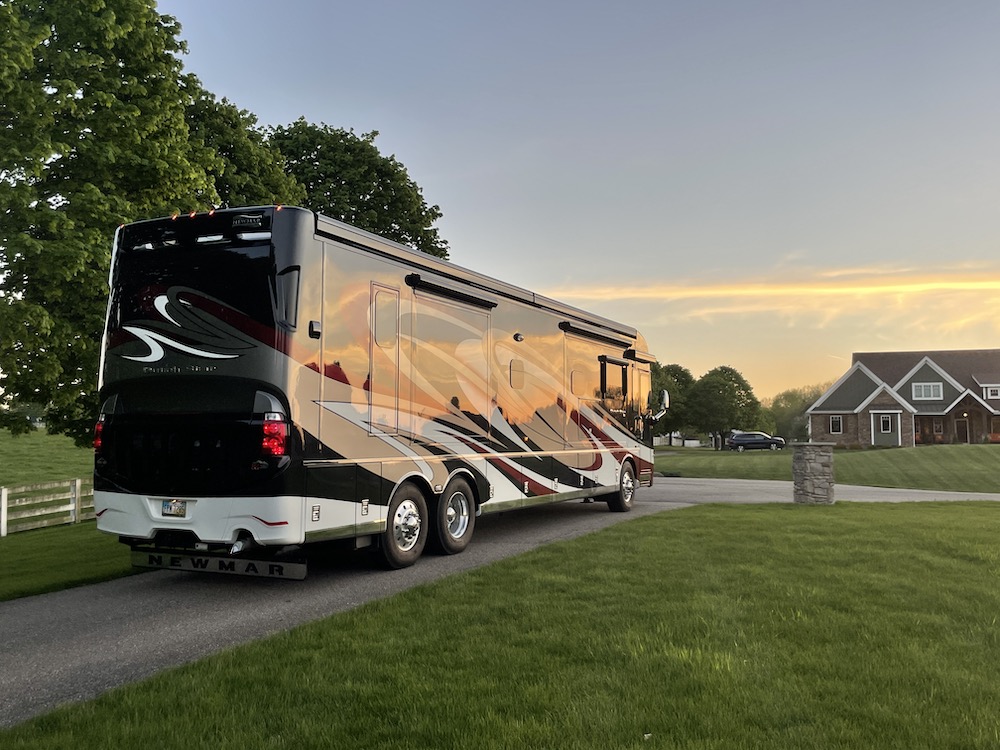 2017 Newmar Dutch StarTriple Slide