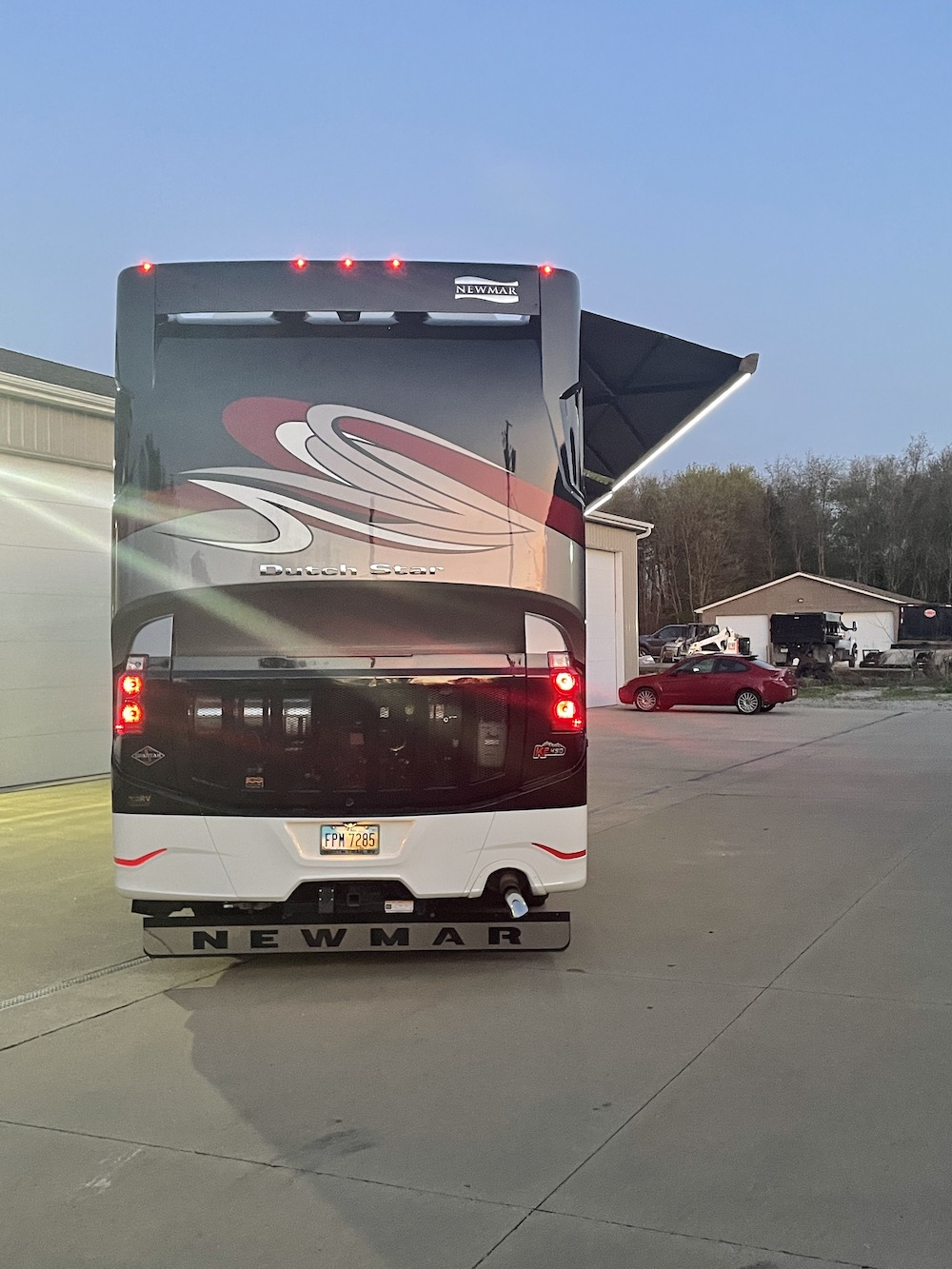 2017 Newmar Dutch StarTriple Slide