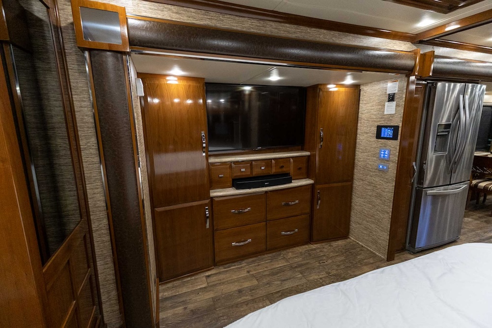 2017 Newmar King Aire 4584 Triple Slide # 2266