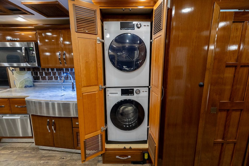 2017 Newmar King Aire 4584 Triple Slide # 2266