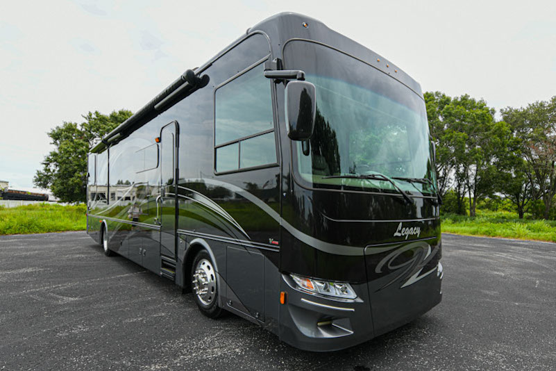 2018 Forest River Legacy 38CDouble Full Wall Slide