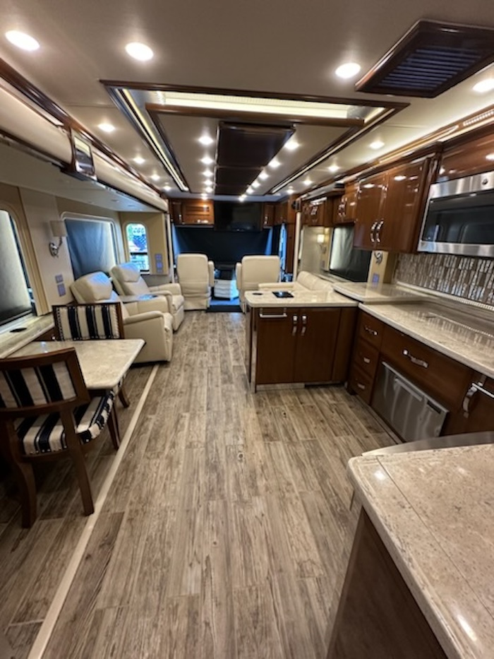 2018 Newmar King Aire 4534 Triple Slide