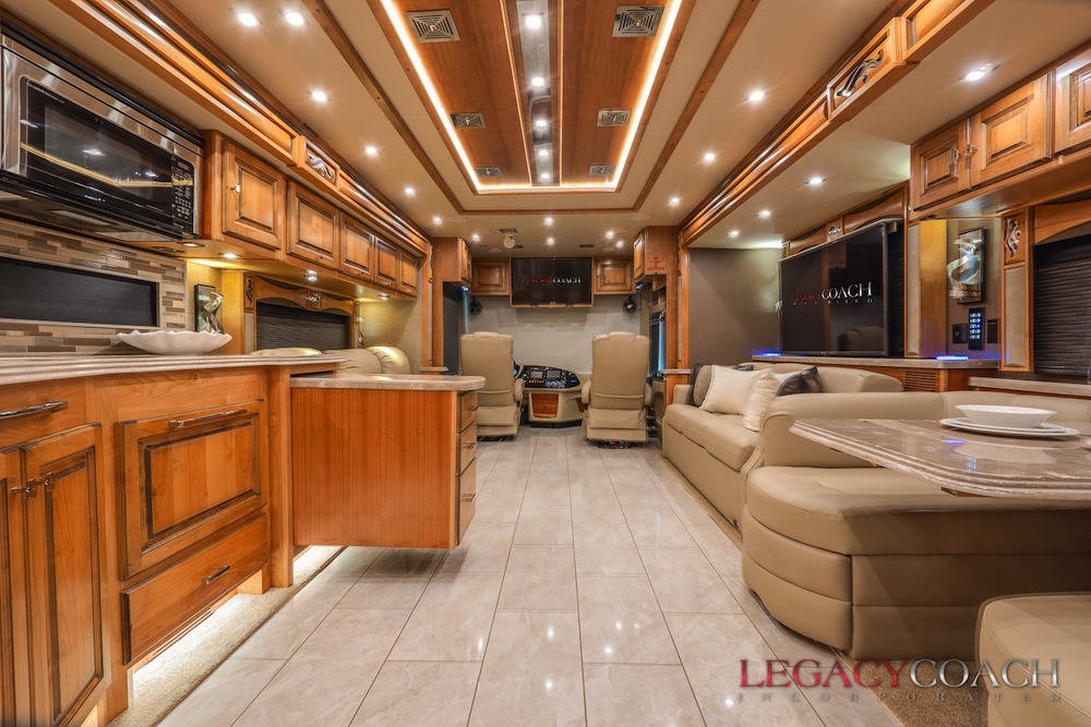 2019 Tiffin Phaeton 44OH Quad Slide