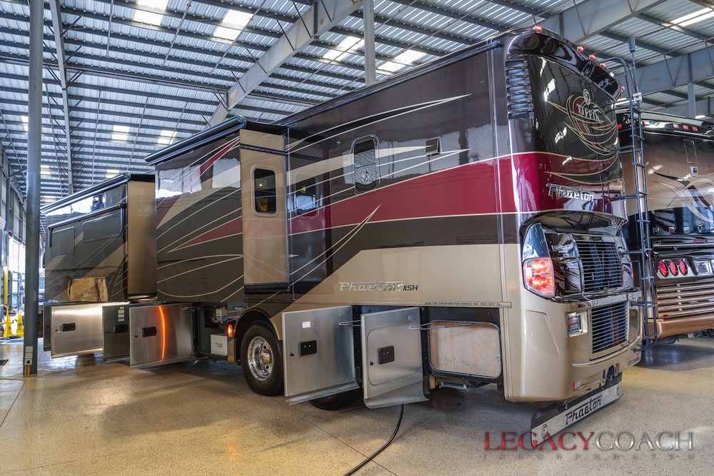 2019 Tiffin Phaeton 44OH Quad Slide