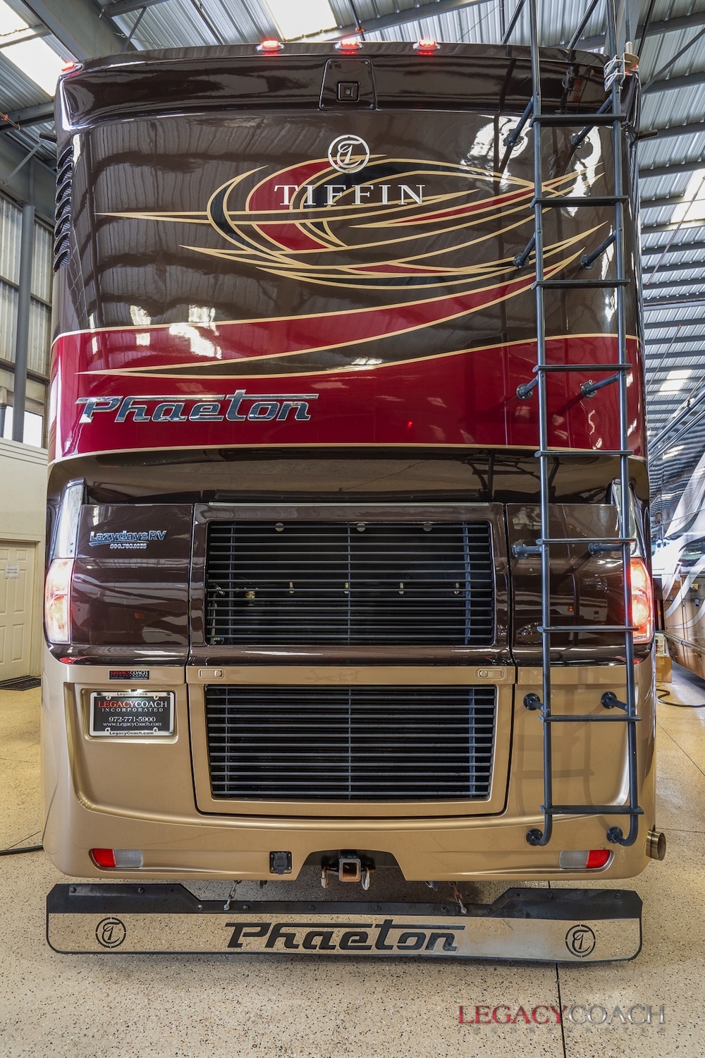 2019 Tiffin Phaeton 44OH Quad Slide