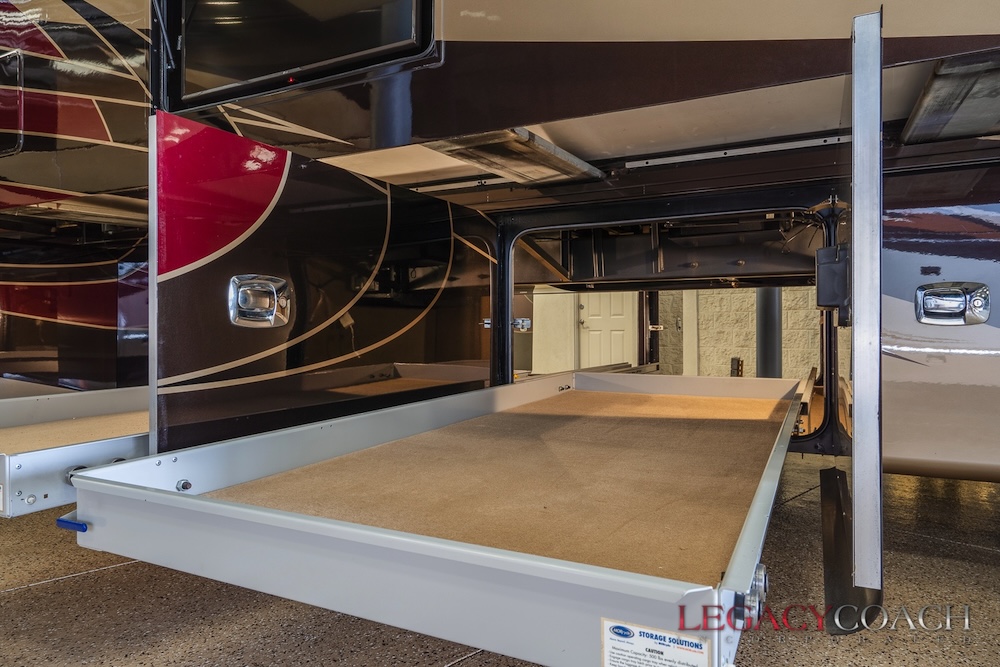 2019 Tiffin Phaeton 44OH Quad Slide