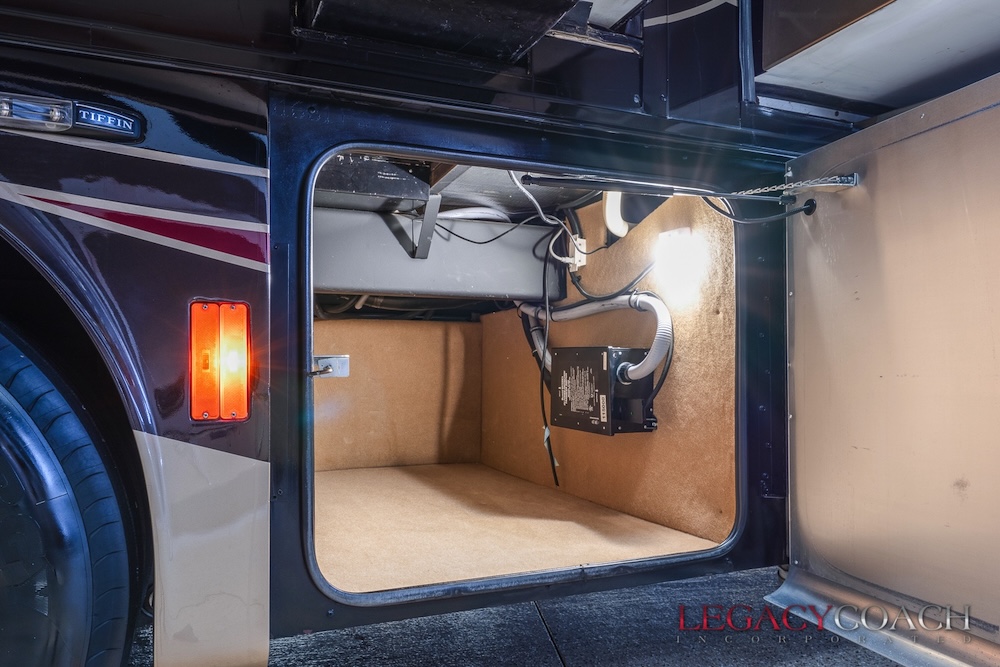 2019 Tiffin Phaeton 44OH Quad Slide