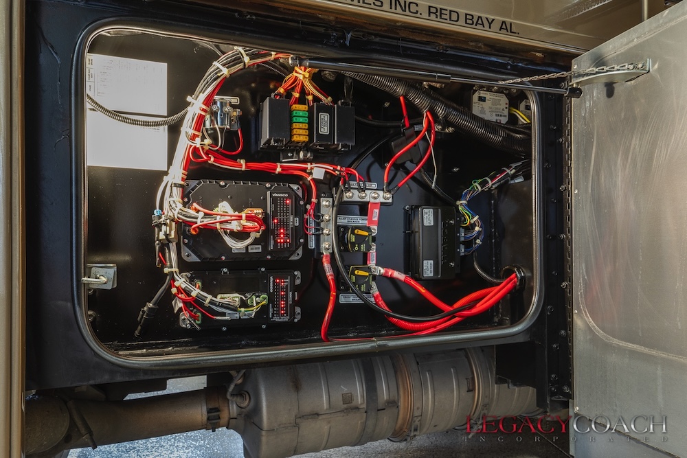 2019 Tiffin Phaeton 44OH Quad Slide