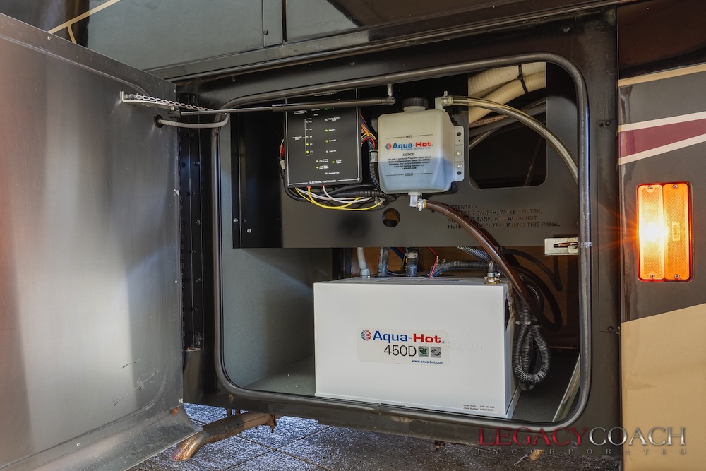 2019 Tiffin Phaeton 44OH Quad Slide