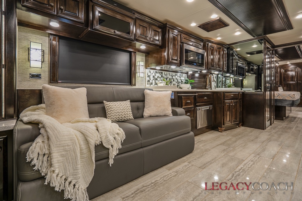 2019 Newmar Dutch StarTriple Slide