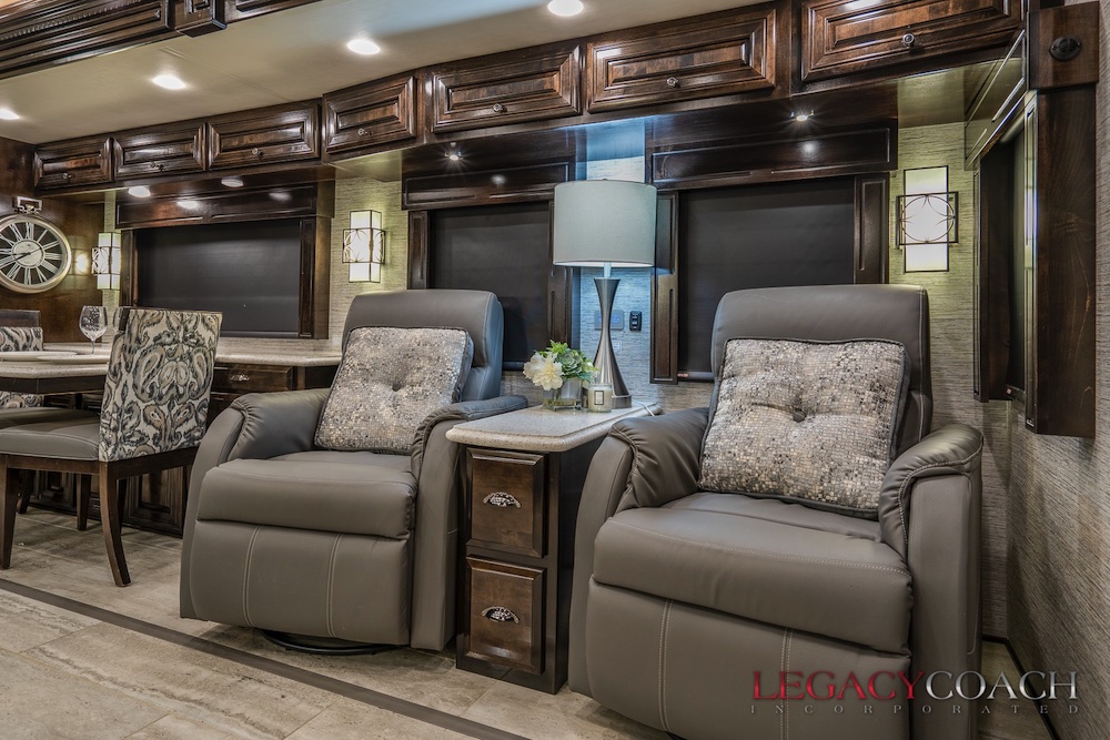 2019 Newmar Dutch StarTriple Slide