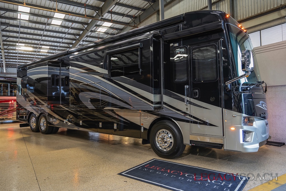 2019 Newmar Dutch StarTriple Slide