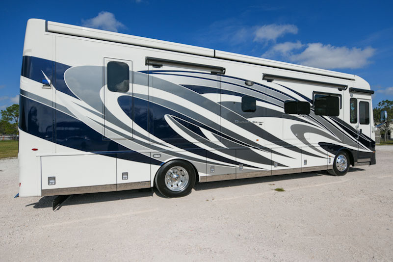 2019 Newmar Ditch Star 3736Triple Full Wall Slide