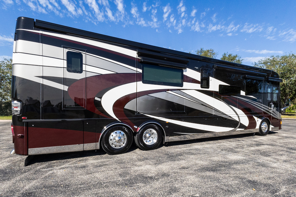 2022 Newmar King Aire 4531 Triple Slide