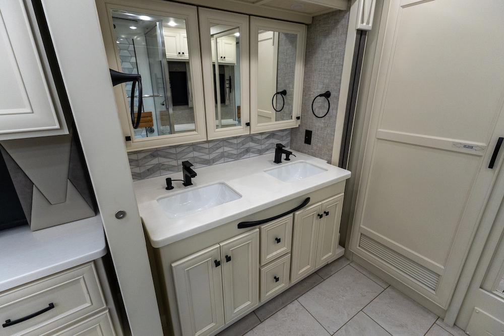 2024 Tiffin Allegro Bus 40 IP Quad Slide