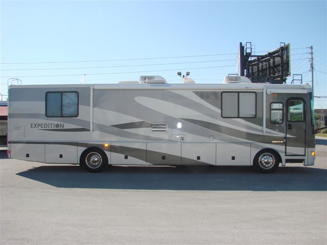 2004 Fleetwood Expedition Motorhome RV For Sale