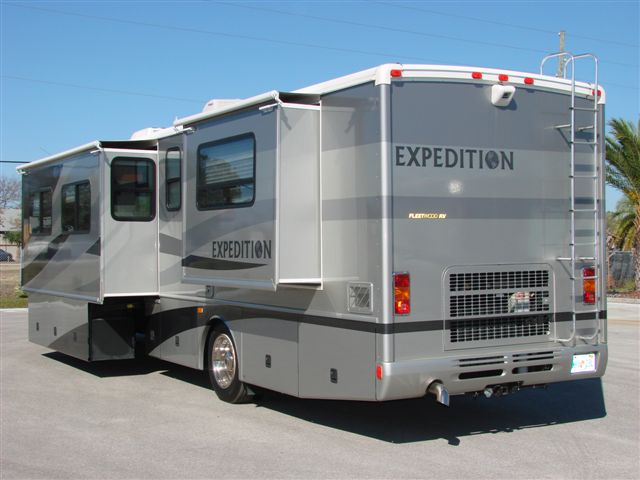 2004 Fleetwood Expedition Motorhome RV For Sale
