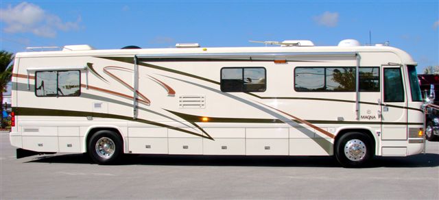2000 Country Coach Luxury RV For Sale